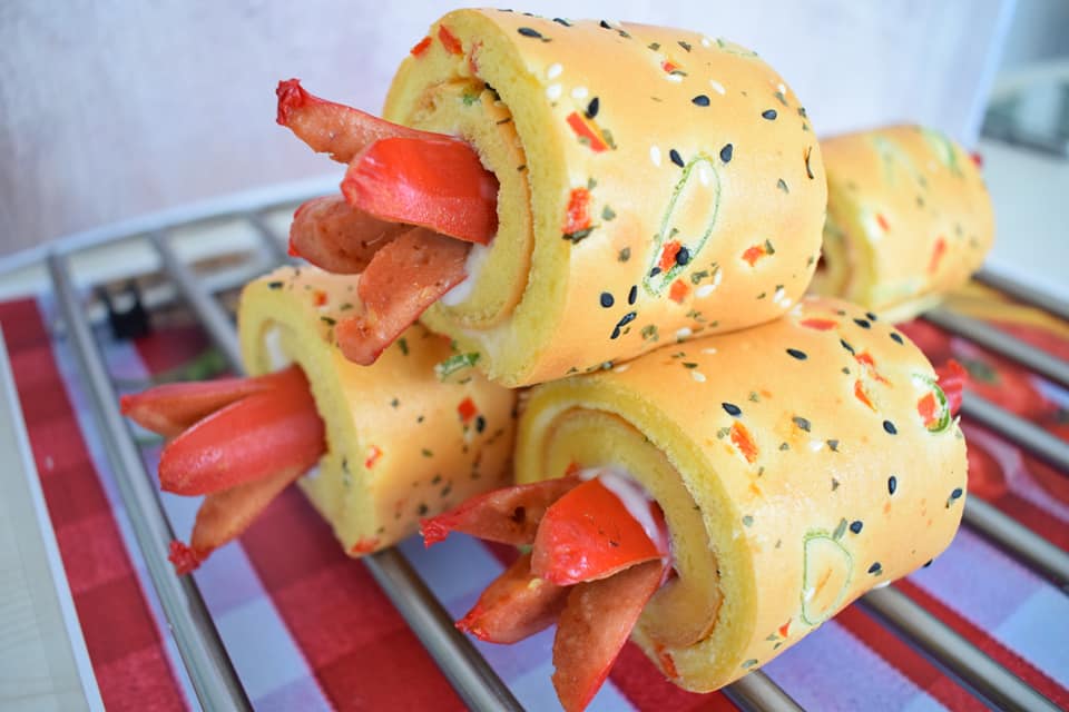 Roll Cake Sosis by Bangun Gembil - langsungenak.com