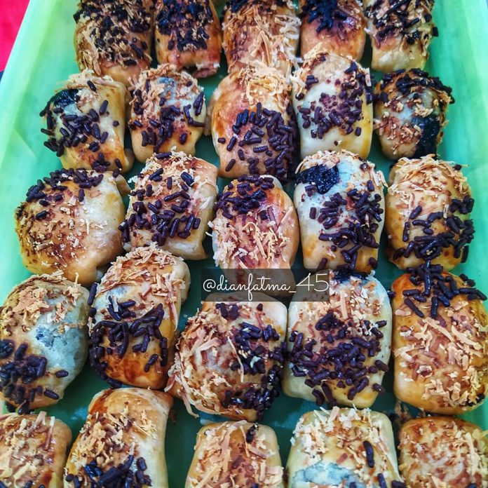 BOLEN PISANG MINI MINI KRISPY CRUNCHY by Dianfatma