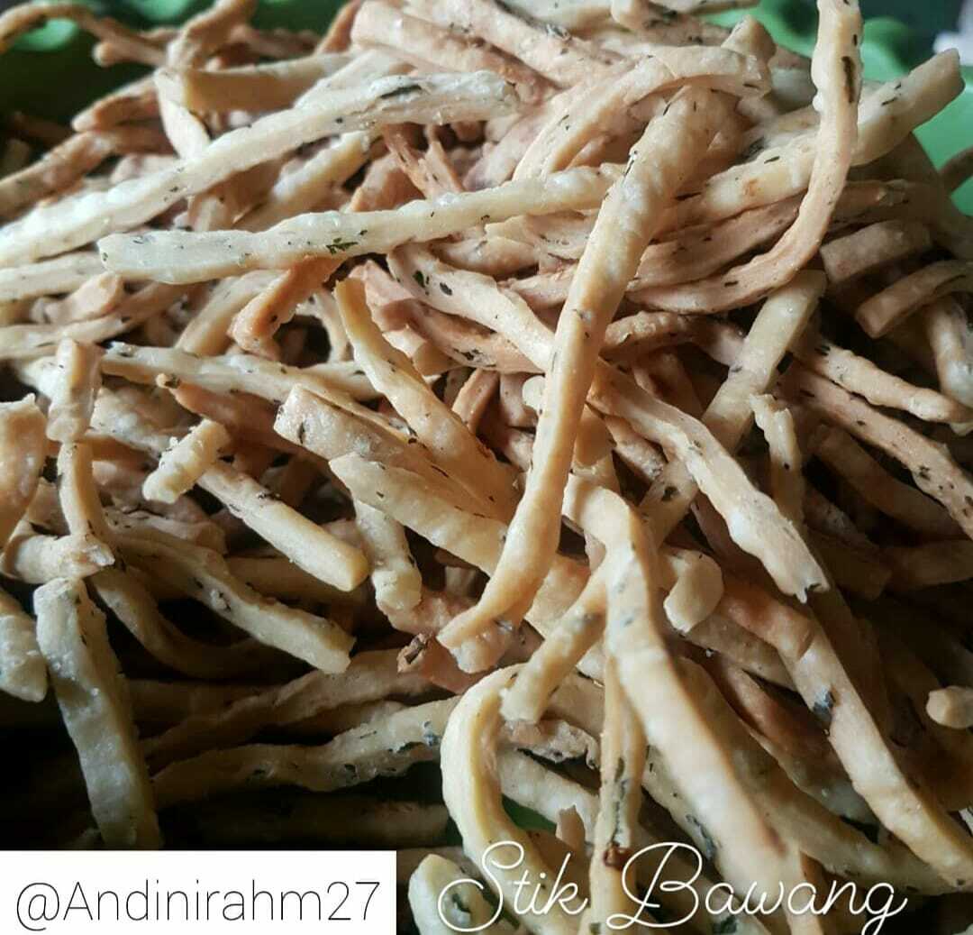 Resep super simple dan ekonomis STIK BAWANG by Andini Rahmawati